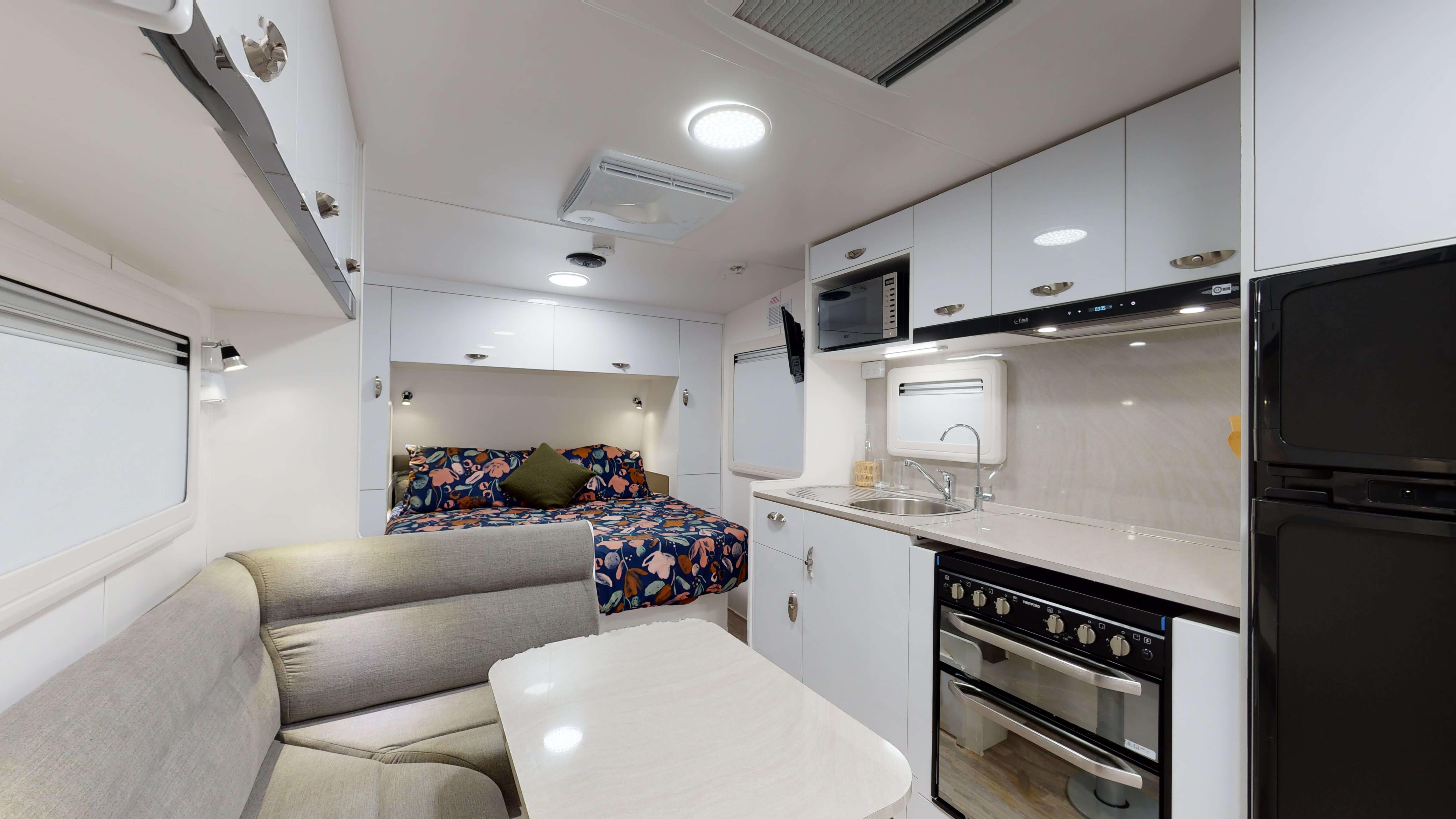 V1 VISCOUNT CARAVANS Caravans Range - Parkes Caravans